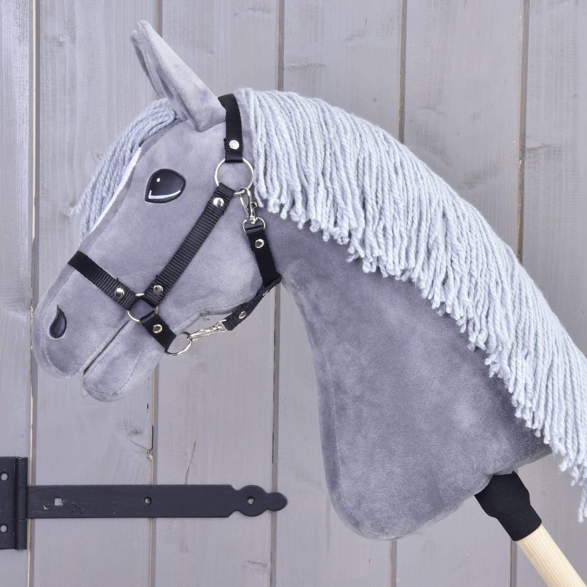 Hobby Horse Grace with black halter– Hobby Horse LarDen