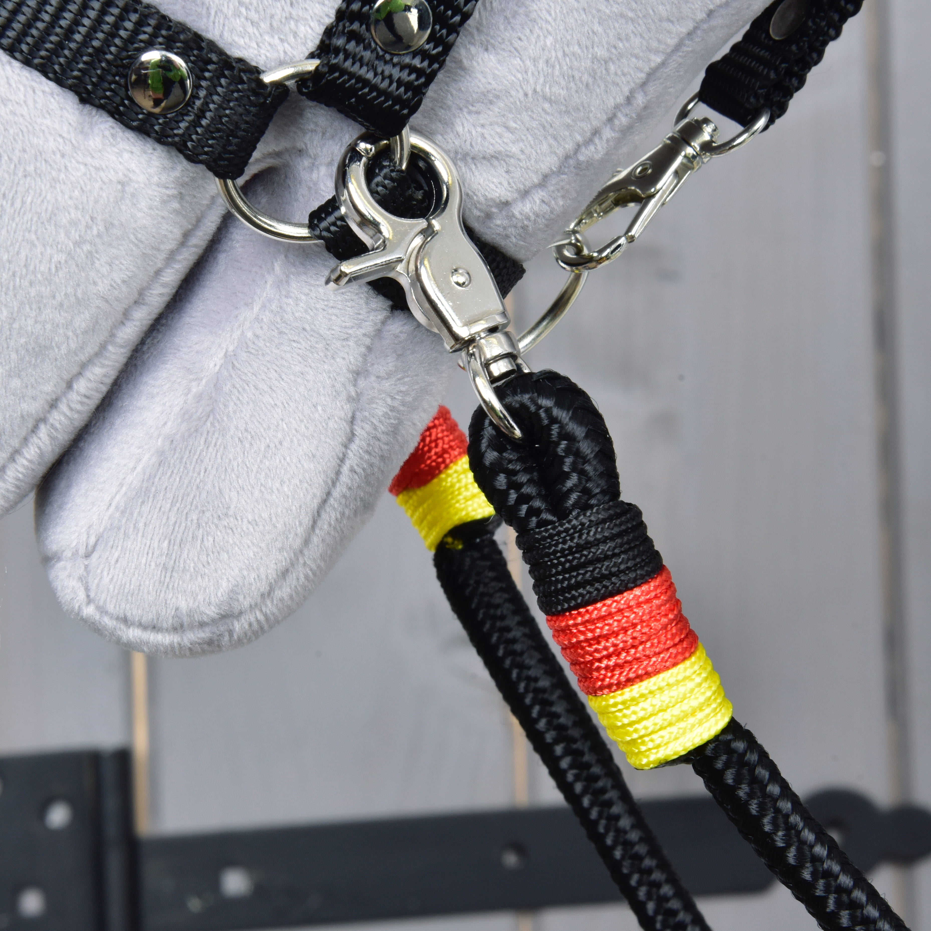 Reins Emblem– Hobby Horse LarDen