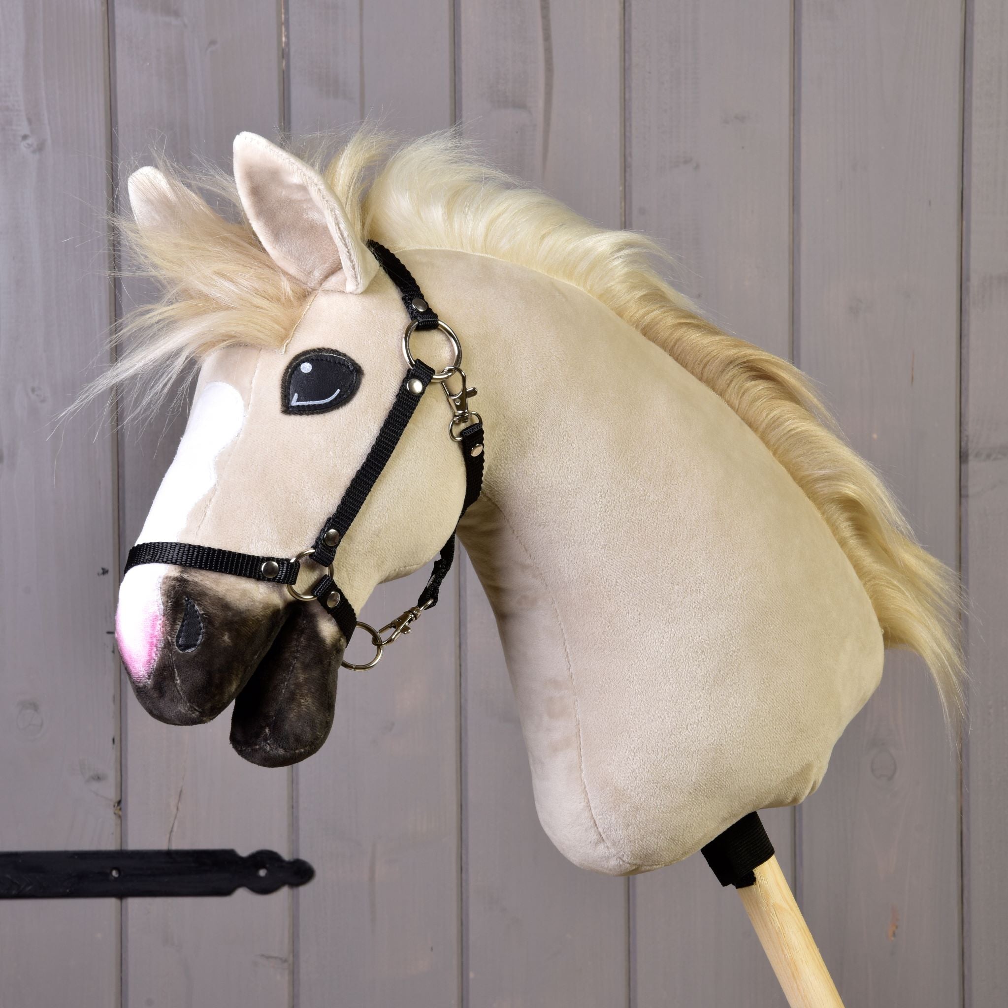 Hobby Horse Pixie with black halter– Hobby Horse LarDen