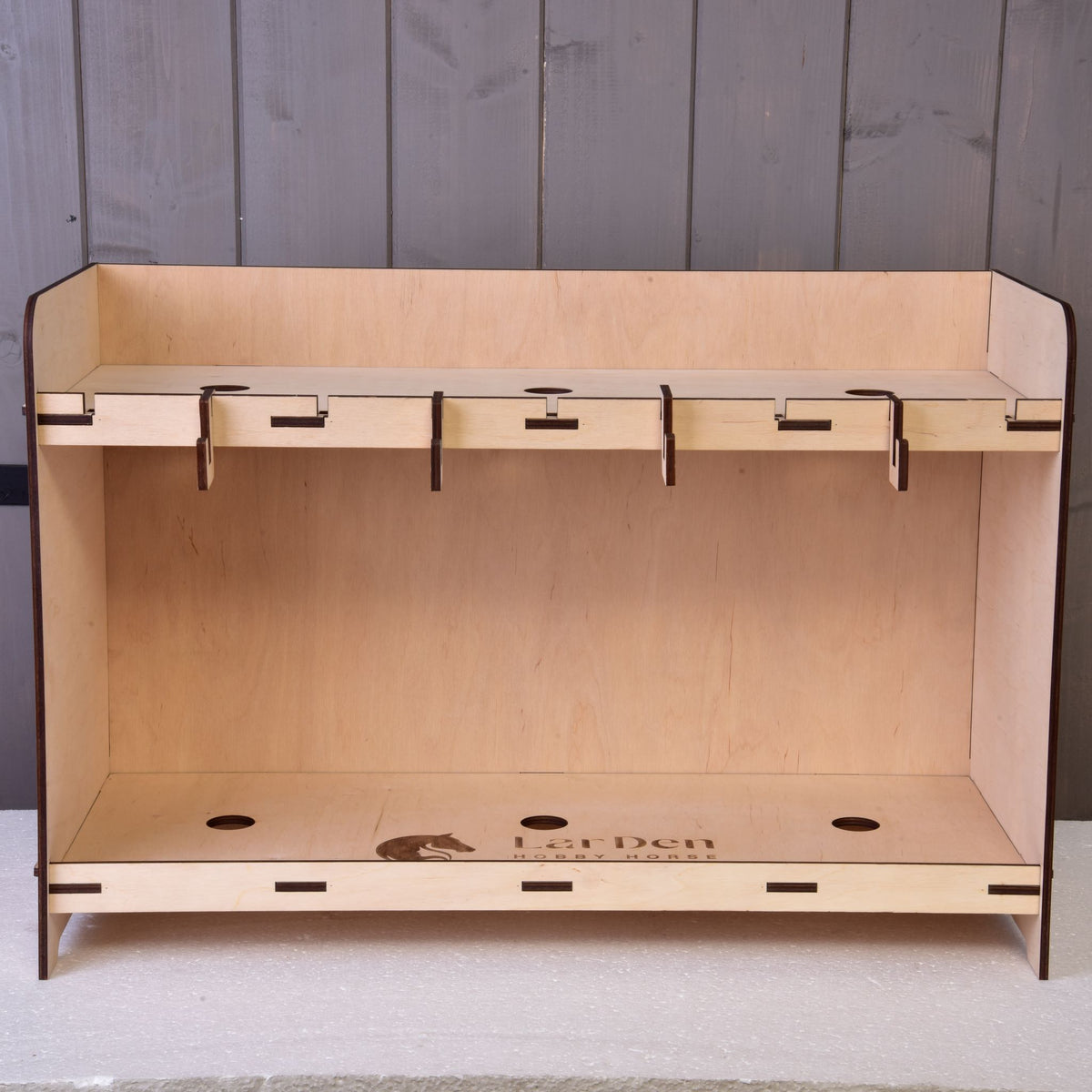 Stable for 3 Hobby Horses– Hobby Horse LarDen